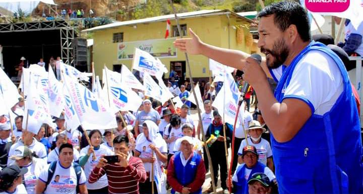 Shapra promete construir muros de contención en AA. HH. de Huánuco ...